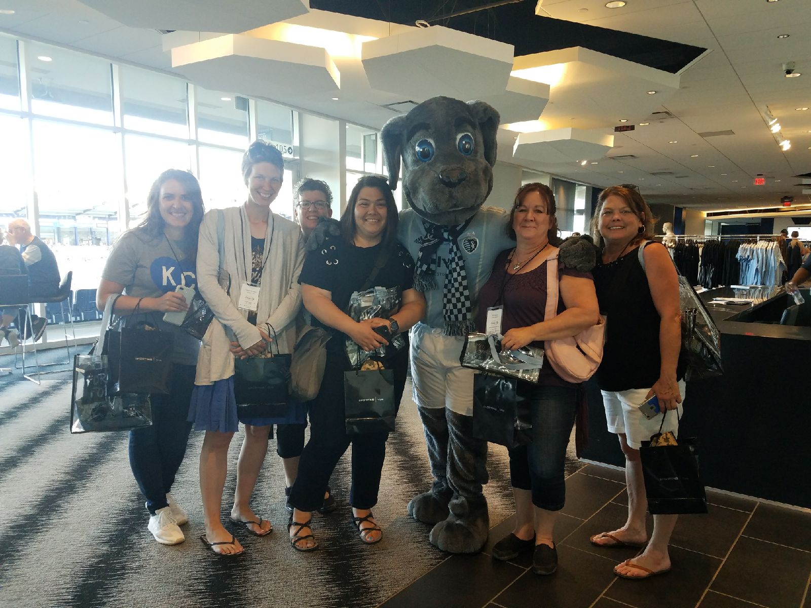 Group Photo w: Mascot - SportsEvents Magazine