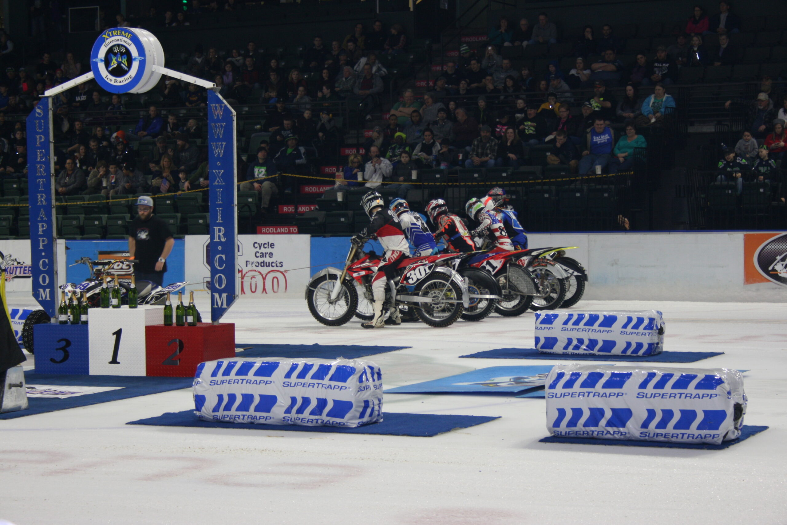 Ice Racing Arena - SportsEvents Magazine